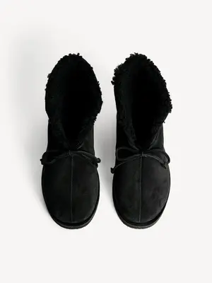 BY MALENE BIRGER Romma Shearling Boots - Black