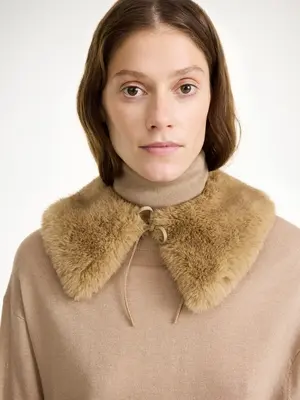 BY MALENE BIRGER Cowie Faux Fur Collar - Tannin
