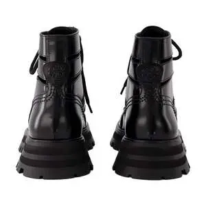 Alexander McQueen Wander Leather Ankle Boots