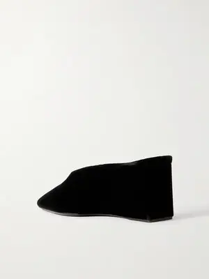 Alaïa 75 Velvet Wedge Mules - Black