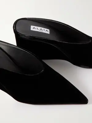 Alaïa 75 Velvet Wedge Mules - Black