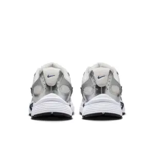 Nike V5 Rnr Sneakers With Reflective Accents - Grey