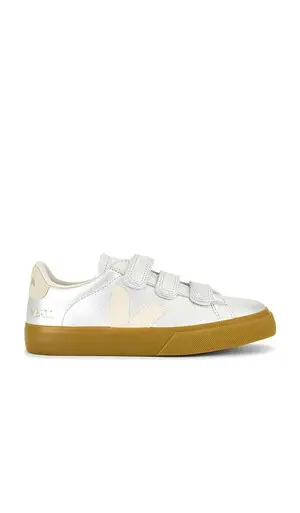 VEJA Recife Logo Sneaker