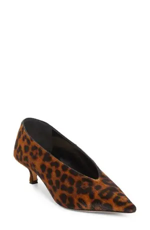 Le Monde Beryl Textured Pumps