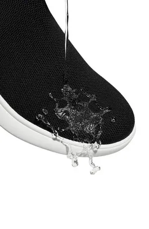 Vivaia Round-toe Slip-on Sneaker Boots - Black
