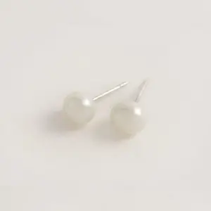 FREYA ROSE Freshwater Stud Earrings - Pearl