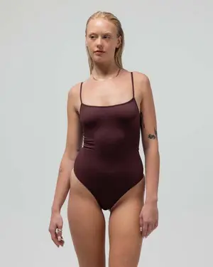 REFORMER The Ribbed Bodysuit - Maple