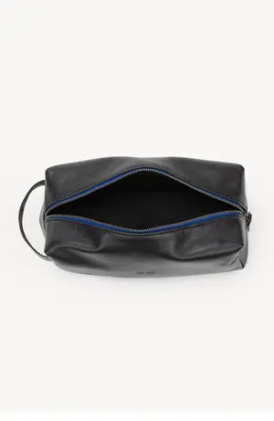 DEUX MAINS Iron Tight Toiletry Bag