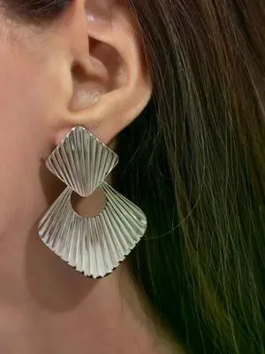 JENNIFER BEHR Demetra Ridged Drop Earrings