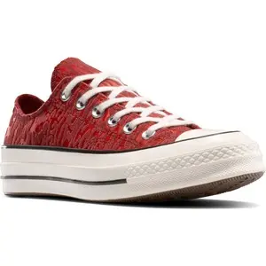 Converse Red