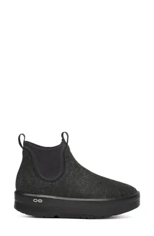 OOFOS Oomega Londoner Ankle Boots