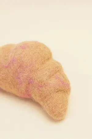 MODERNBEAST Wool Croissant Dog Toy