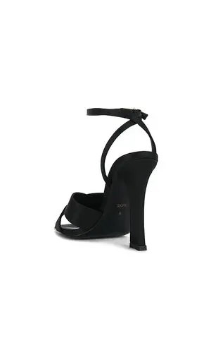 Raye Hanni Sandal