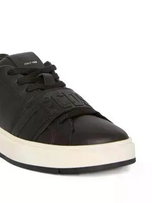 Gcds Logo-appliqué Sneakers - Black