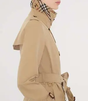 Burberry Gabardine Mid-length Chelsea Heritage Trench Coat - Beige