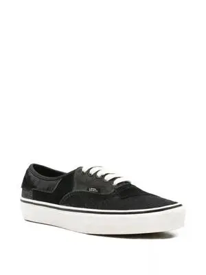 VANS Authentic Sneakers - Black