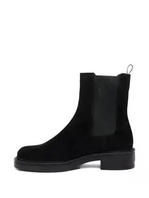 STUART WEITZMAN Celia Chelsea Boots