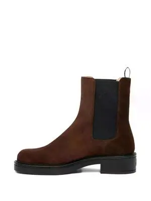 STUART WEITZMAN Celia Chelsea Boots