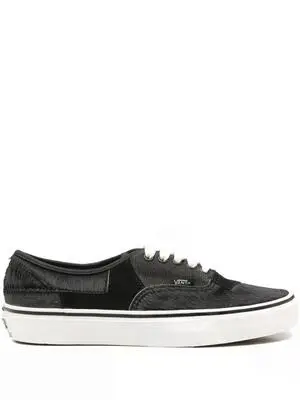 VANS Authentic Low Top Sneakers - Black
