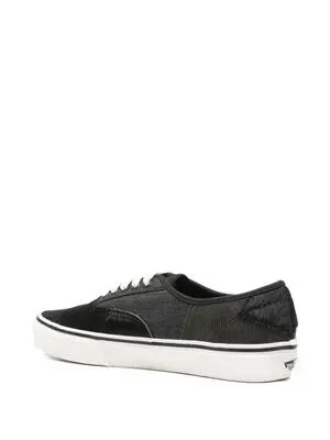 VANS Authentic Low Top Sneakers - Black
