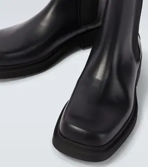 Bottega Veneta Ben Leather Chelsea Boots - Black