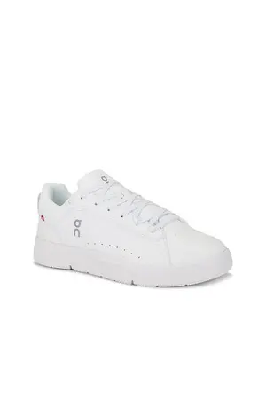 On The Roger Advantage Sneakers - White