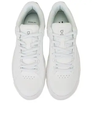 On The Roger Advantage Sneakers - White