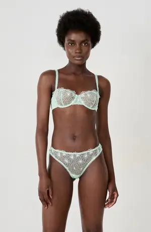 ETAM Daisy Embroidered Thong
