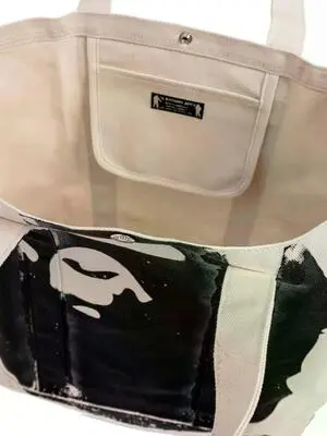 A BATHING APE Printed Tote Bag - Neutrals
