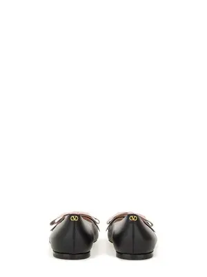 Valentino Garavani Ballerina With Bow Detailing - Black
