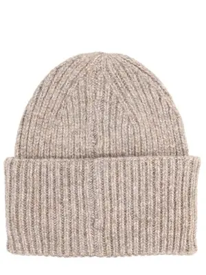 AMISH Ribbed Beanie With Logo - Beige