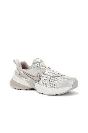 Nike V2k Run Sneaker - Light Bone  Malt  & College Grey