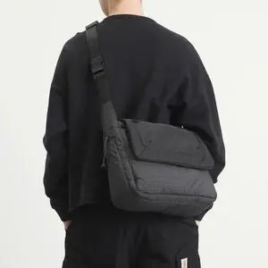 ARCS Flow Messenger Bag - Hex
