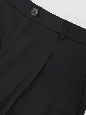 LES DEUX Twill Pleated Suiting Shorts - Black