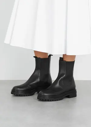 GIANVITO ROSSI 40 Leather Chelsea Boots - Black