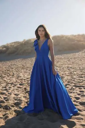 Mac Duggal Sleeveless Plunge Neck Ball Gown With Bow - Blue