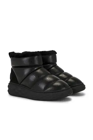 Classic Mini Fluff Quilted Boots