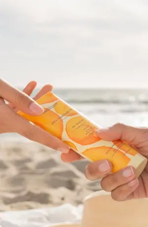 MAD HIPPIE Ultra Sheer Body Spf 40