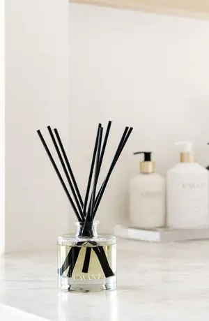 L'AVANT COLLECTIVE Fresh Linen Reed Diffuser - White