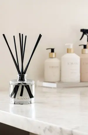 L'AVANT COLLECTIVE Fresh Linen Reed Diffuser - White