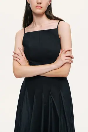 NOCTURNE Square-neck Pleated Midi Dress