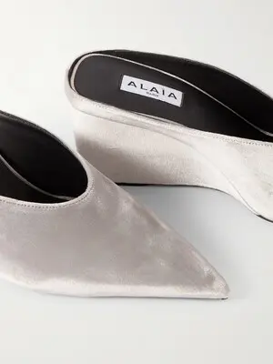 Alaïa 75 Velvet Wedge Mules - Gray