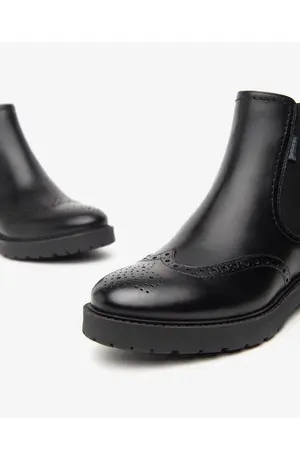 NEROGIARDINI Wingtip Chelsea Boot - Black