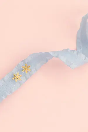 PIP POP Snowflake Stud Earrings