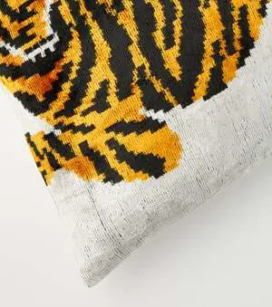 LES-OTTOMANS Silk And Cotton Velvet Cushion