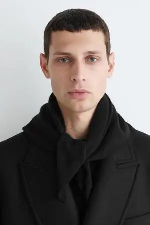 Cos Cashmere Triangle Scarf - Black