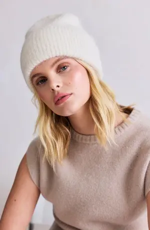 ARCTIC FOX & CO Alpaca Blend Cuffed Beanie - Arctic White