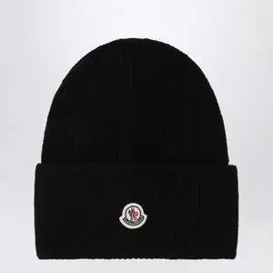 Moncler Wool Beanie With Logo Patch - Black