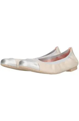 Pretty Ballerinas Round-toe Ballet Flats - Ivory