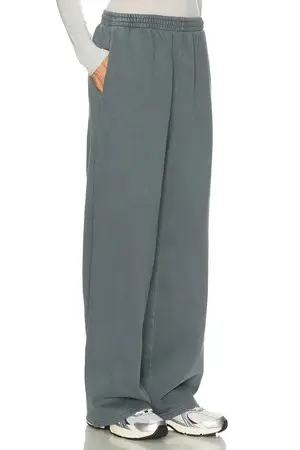 SKIMS Boyfriend Fleece Baggy Sweatpant - Zircon